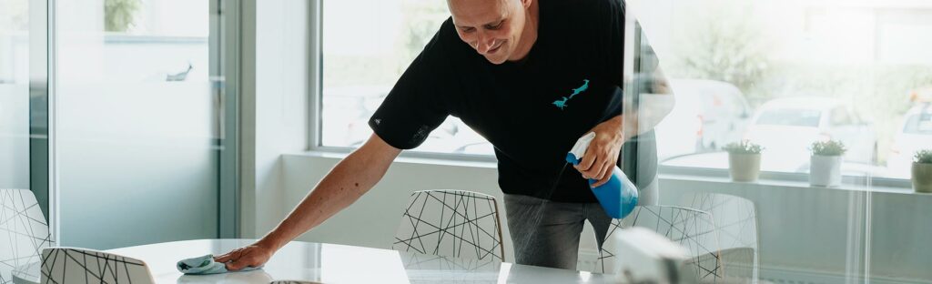 Cleaning Masters: At more than 2,500 offices - Multi Masters