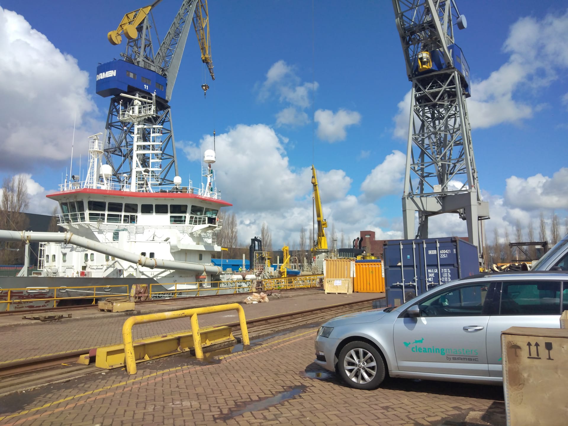 Channel cleaning on boats: meet the globetrotters of the cleaning industry