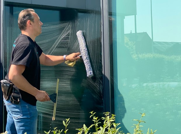 Streak-free window cleaning: Cleaning Masters' tips & tricks